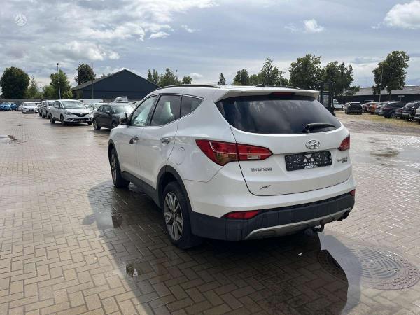 Balts Hyundai Santa Fe 2014 Tauragė, ar dzinēja tilpumu 2.00 L un nobraukumu 300 tūkst. km par 6800 €, foto 10 vietnē AUTOMOTO.COM.LV