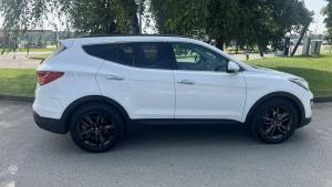 White Hyundai Santa Fe 2014 in Taurage, with an engine capacity of 2.20 L and mileage of 270 thousand km for 9100 €, photo 5 on AUTOMOTO.COM.LV