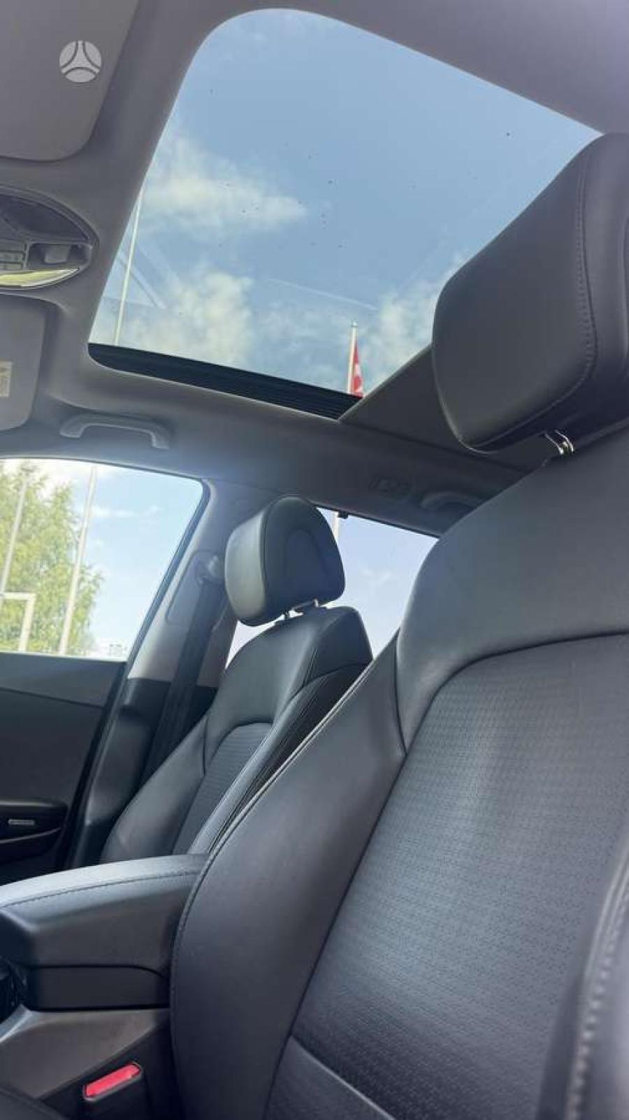 White Hyundai Santa Fe 2014 in Taurage, with an engine capacity of 2.20 L and mileage of 270 thousand km for 9100 €, photo 27 on AUTOMOTO.COM.LV