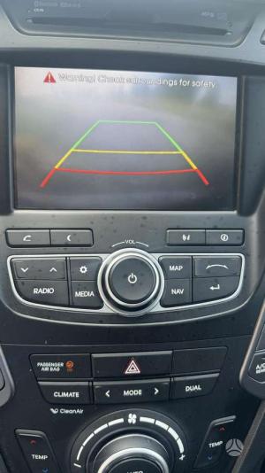 White Hyundai Santa Fe 2014 in Taurage, with an engine capacity of 2.20 L and mileage of 270 thousand km for 9100 €, photo 29 on AUTOMOTO.COM.LV