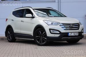 White Hyundai Santa Fe 2014 in Riga, with an engine capacity of 2.20 L and mileage of 311 thousand km for 7495 €, photo 3 on AUTOMOTO.COM.LV