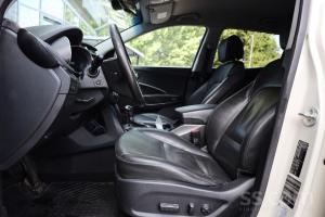 White Hyundai Santa Fe 2014 in Riga, with an engine capacity of 2.20 L and mileage of 311 thousand km for 7495 €, photo 11 on AUTOMOTO.COM.LV