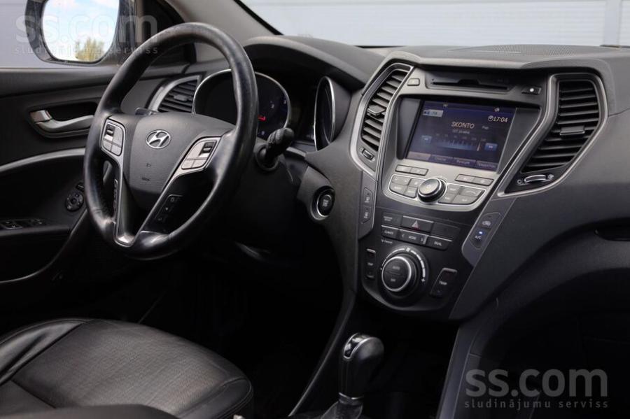 White Hyundai Santa Fe 2014 in Riga, with an engine capacity of 2.20 L and mileage of 311 thousand km for 7495 €, photo 13 on AUTOMOTO.COM.LV