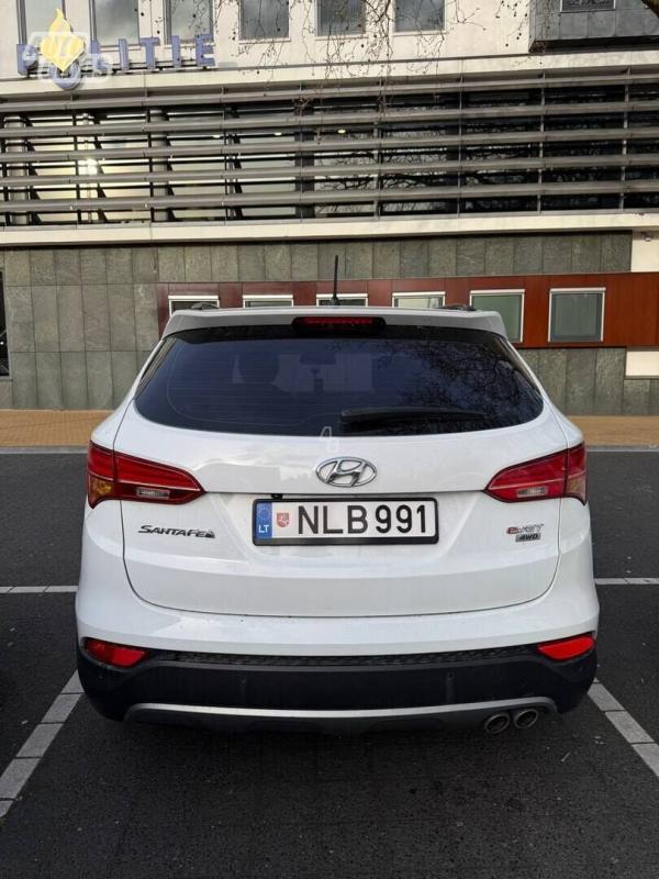 White Hyundai Santa Fe 2014 in Klaipeda, with an engine capacity of 2.20 L and mileage of 200 thousand km for 9900 €, photo 7 on AUTOMOTO.COM.LV