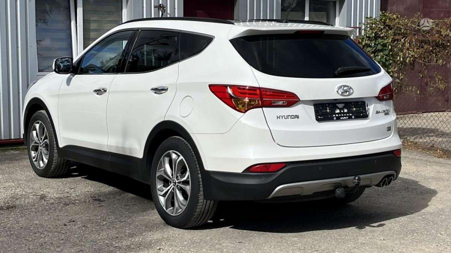 Balts Hyundai Santa Fe 2014 Ukmergė, ar dzinēja tilpumu 2.20 L un nobraukumu 300 tūkst. km par 7900 €, foto 4 vietnē AUTOMOTO.COM.LV