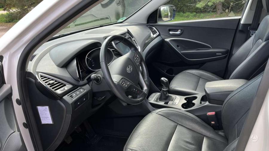 Balts Hyundai Santa Fe 2014 Ukmergė, ar dzinēja tilpumu 2.20 L un nobraukumu 300 tūkst. km par 7900 €, foto 7 vietnē AUTOMOTO.COM.LV