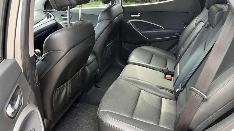 Balts Hyundai Santa Fe 2014 Ukmergė, ar dzinēja tilpumu 2.20 L un nobraukumu 300 tūkst. km par 7900 €, foto 9 vietnē AUTOMOTO.COM.LV