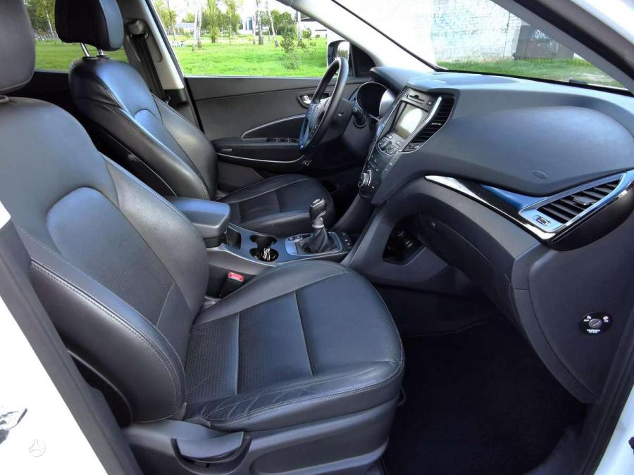 Balts Hyundai Santa Fe 2014 Ukmergė, ar dzinēja tilpumu 2.20 L un nobraukumu 220 tūkst. km par 9600 €, foto 12 vietnē AUTOMOTO.COM.LV
