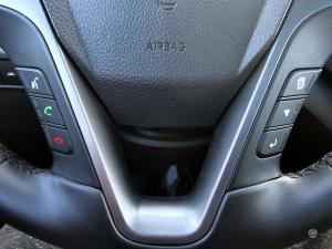 Balts Hyundai Santa Fe 2014 Ukmergė, ar dzinēja tilpumu 2.20 L un nobraukumu 220 tūkst. km par 9600 €, foto 24 vietnē AUTOMOTO.COM.LV
