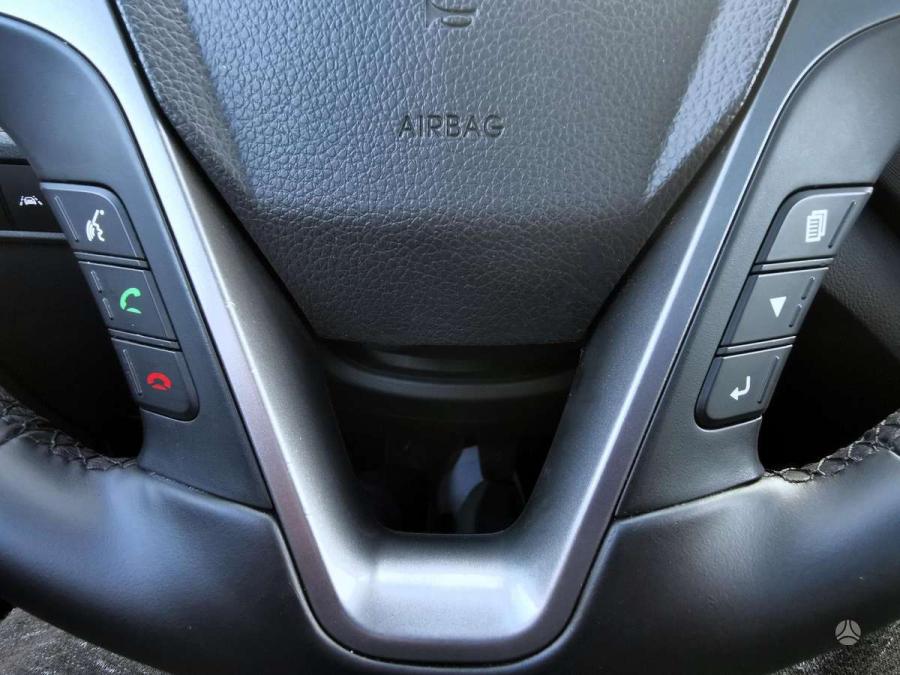 Balts Hyundai Santa Fe 2014 Ukmergė, ar dzinēja tilpumu 2.20 L un nobraukumu 220 tūkst. km par 9600 €, foto 24 vietnē AUTOMOTO.COM.LV