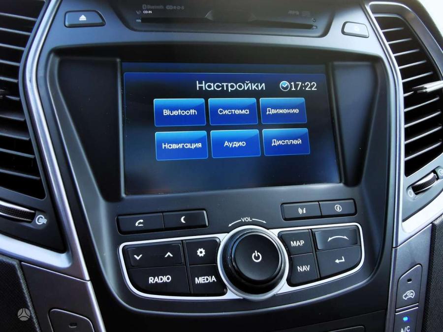 Balts Hyundai Santa Fe 2014 Ukmergė, ar dzinēja tilpumu 2.20 L un nobraukumu 220 tūkst. km par 9600 €, foto 28 vietnē AUTOMOTO.COM.LV