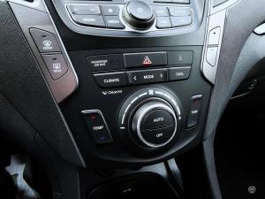 Balts Hyundai Santa Fe 2014 Ukmergė, ar dzinēja tilpumu 2.20 L un nobraukumu 220 tūkst. km par 9600 €, foto 30 vietnē AUTOMOTO.COM.LV