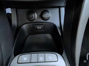 Balts Hyundai Santa Fe 2014 Ukmergė, ar dzinēja tilpumu 2.20 L un nobraukumu 220 tūkst. km par 9600 €, foto 32 vietnē AUTOMOTO.COM.LV
