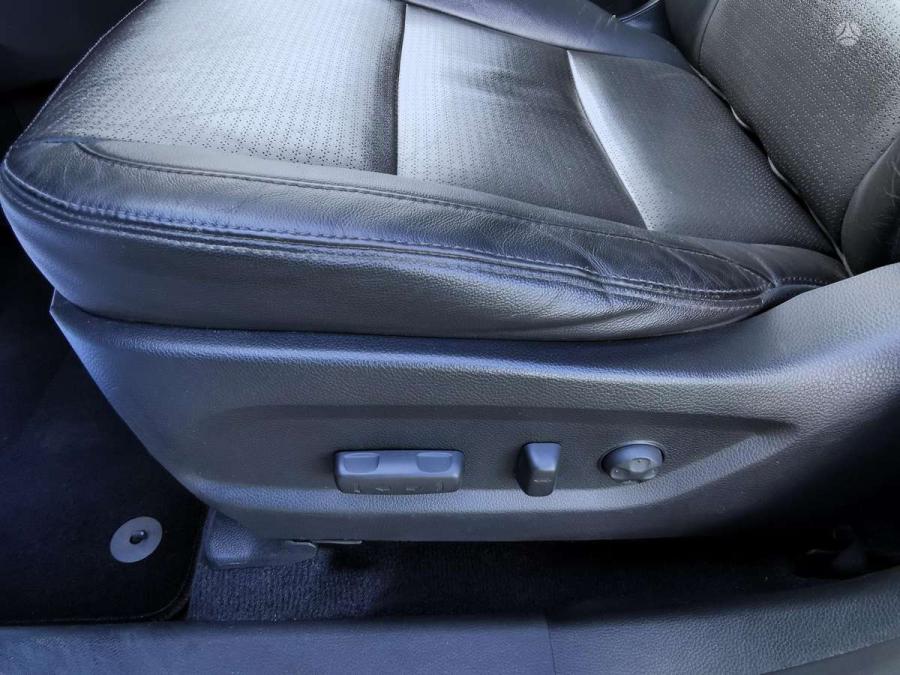 Balts Hyundai Santa Fe 2014 Ukmergė, ar dzinēja tilpumu 2.20 L un nobraukumu 220 tūkst. km par 9600 €, foto 37 vietnē AUTOMOTO.COM.LV