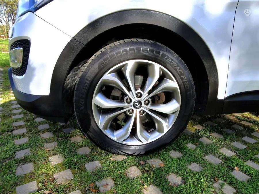Balts Hyundai Santa Fe 2014 Ukmergė, ar dzinēja tilpumu 2.20 L un nobraukumu 220 tūkst. km par 9600 €, foto 42 vietnē AUTOMOTO.COM.LV