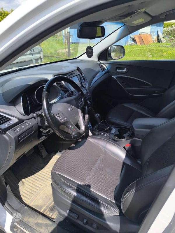 Balts Hyundai Santa Fe 2014 Plungė, ar dzinēja tilpumu 2.20 L un nobraukumu 240 tūkst. km par 9400 €, foto 3 vietnē AUTOMOTO.COM.LV