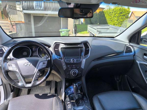 Balts Hyundai Santa Fe 2014 Plungė, ar dzinēja tilpumu 2.20 L un nobraukumu 240 tūkst. km par 9400 €, foto 6 vietnē AUTOMOTO.COM.LV