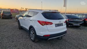 White Hyundai Santa Fe 2015 in Marijampole, with an engine capacity of 2.20 L and mileage of 230 thousand km for 11500 €, photo 7 on AUTOMOTO.COM.LV