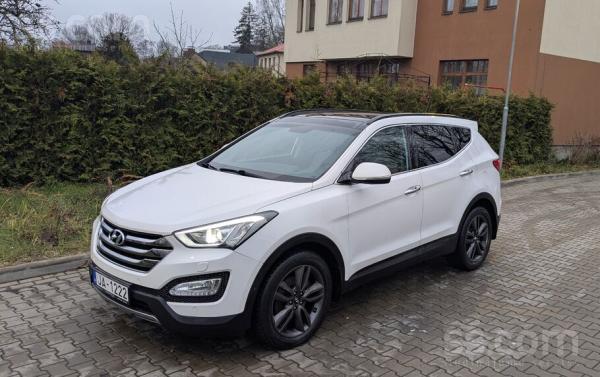 Balts Hyundai Santa Fe 2015 Rīga, ar dzinēja tilpumu 2.20 L un nobraukumu 134 tūkst. km par 14800 €, foto 1 vietnē AUTOMOTO.COM.LV