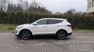 White Hyundai Santa Fe 2015 in Riga, with an engine capacity of 2.20 L and mileage of 134 thousand km for 14800 €, photo 3 on AUTOMOTO.COM.LV