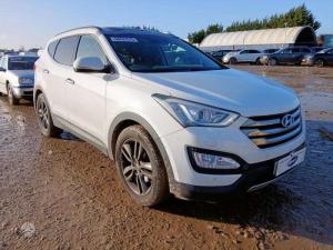 White Hyundai Santa Fe 2015 in Klaipeda, with an engine capacity of 2.20 L and mileage of 147 thousand km for 5000 €, photo  on AUTOMOTO.COM.LV