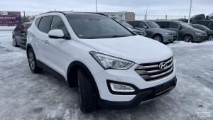 White Hyundai Santa Fe 2015 in Marijampole, with an engine capacity of 2.20 L and mileage of 230 thousand km for 10800 €, photo 3 on AUTOMOTO.COM.LV