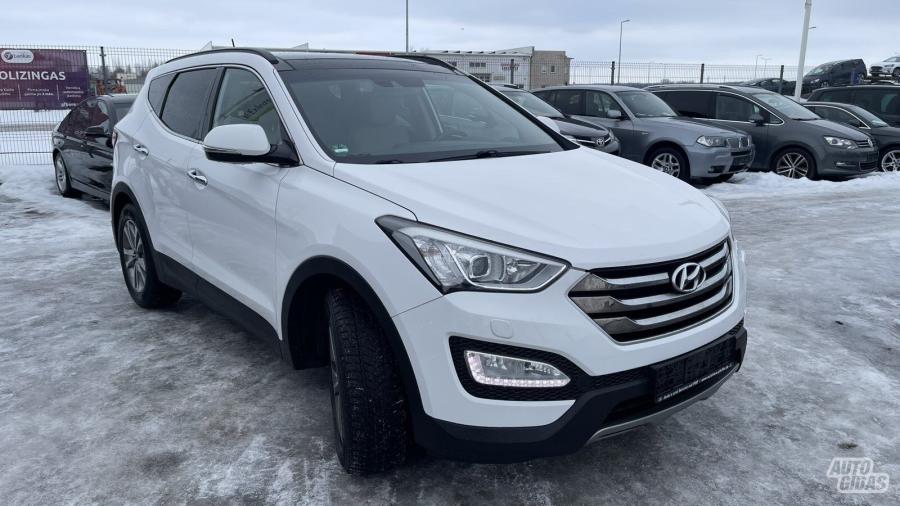 White Hyundai Santa Fe 2015 in Marijampole, with an engine capacity of 2.20 L and mileage of 230 thousand km for 10800 €, photo 3 on AUTOMOTO.COM.LV