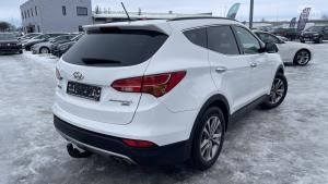 White Hyundai Santa Fe 2015 in Marijampole, with an engine capacity of 2.20 L and mileage of 230 thousand km for 10800 €, photo 5 on AUTOMOTO.COM.LV
