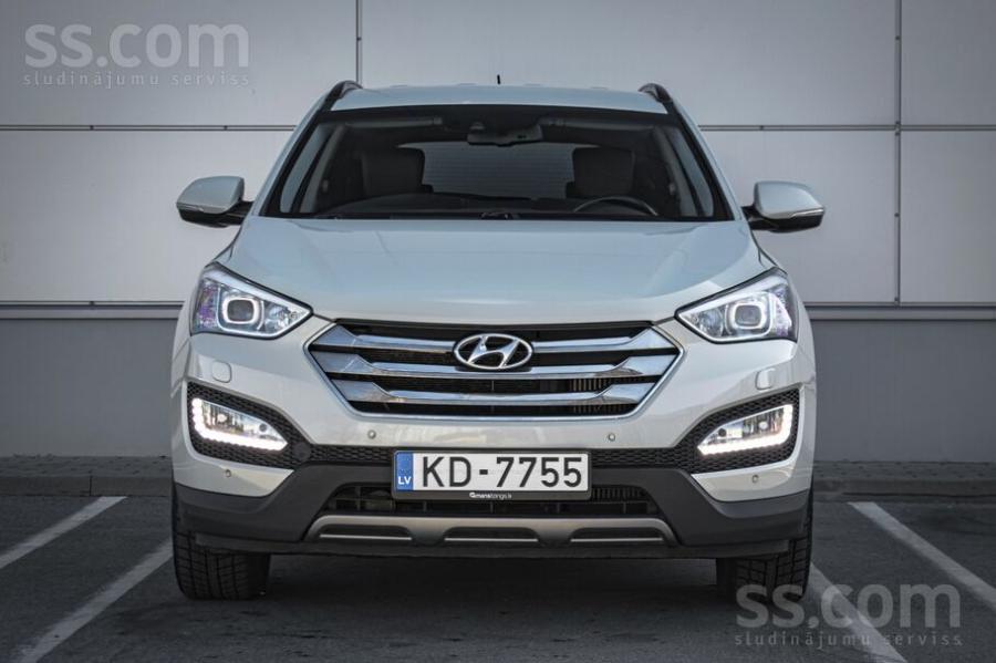Белый Хендай Санта Фе 2015 в Рига, объемом двигателя 2.20 л и пробегом 251 тыс. км за 10990 €, фото 3 на AUTOMOTO.COM.LV