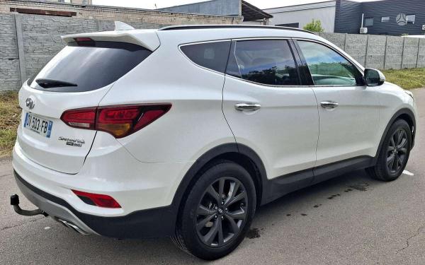 Balts Hyundai Santa Fe 2015 Tauragė, ar dzinēja tilpumu 2.20 L un nobraukumu 210 tūkst. km par 11300 €, foto 4 vietnē AUTOMOTO.COM.LV