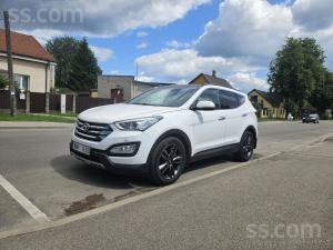 White Hyundai Santa Fe 2015 in Daugavpils, with an engine capacity of 2.20 L and mileage of 293 thousand km for 10000 €, photo  on AUTOMOTO.COM.LV