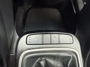 White Hyundai Santa Fe 2015 in Siauliai, with an engine capacity of 2.00 L and mileage of 290 thousand km for 8900 €, photo 18 on AUTOMOTO.COM.LV