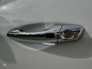 White Hyundai Santa Fe 2015 in Siauliai, with an engine capacity of 2.20 L and mileage of 195 thousand km for 14999 €, photo 19 on AUTOMOTO.COM.LV