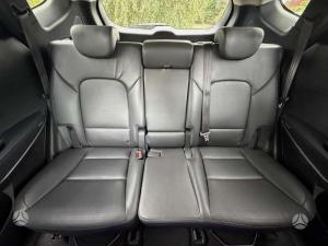 White Hyundai Santa Fe 2015 in Siauliai, with an engine capacity of 2.20 L and mileage of 195 thousand km for 14999 €, photo 34 on AUTOMOTO.COM.LV