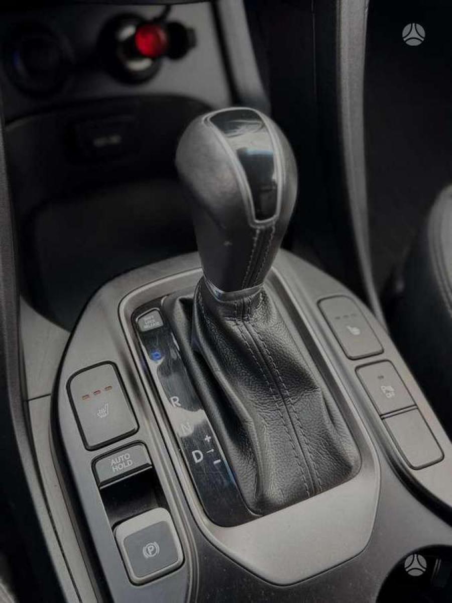 White Hyundai Santa Fe 2015 in Siauliai, with an engine capacity of 2.20 L and mileage of 195 thousand km for 14999 €, photo 37 on AUTOMOTO.COM.LV