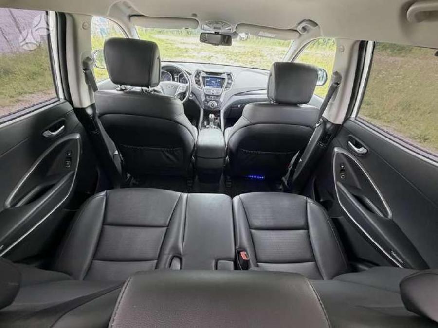 Balts Hyundai Santa Fe 2015 Šauļi, ar dzinēja tilpumu 2.20 L un nobraukumu 195 tūkst. km par 14999 €, foto 35 vietnē AUTOMOTO.COM.LV