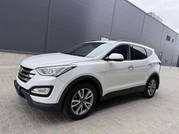 Balts Hyundai Santa Fe 2015 Šauļi, ar dzinēja tilpumu 2.00 L un nobraukumu 290 tūkst. km par 8700 €, foto 1 vietnē AUTOMOTO.COM.LV