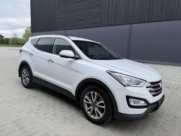 Balts Hyundai Santa Fe 2015 Šauļi, ar dzinēja tilpumu 2.00 L un nobraukumu 290 tūkst. km par 8700 €, foto 3 vietnē AUTOMOTO.COM.LV