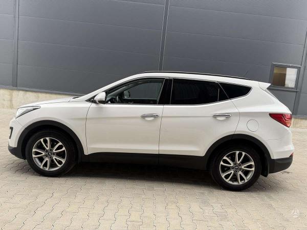 Balts Hyundai Santa Fe 2015 Šauļi, ar dzinēja tilpumu 2.00 L un nobraukumu 290 tūkst. km par 8700 €, foto 8 vietnē AUTOMOTO.COM.LV