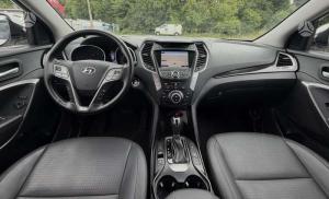 White Hyundai Santa Fe 2015 in Siauliai, with an engine capacity of 2.20 L and mileage of 195 thousand km for 14999 €, photo 28 on AUTOMOTO.COM.LV