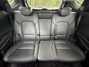 White Hyundai Santa Fe 2015 in Siauliai, with an engine capacity of 2.20 L and mileage of 195 thousand km for 14999 €, photo 34 on AUTOMOTO.COM.LV