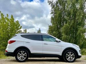 Balts Hyundai Santa Fe 2015 Šauļi, ar dzinēja tilpumu 2.20 L un nobraukumu 195 tūkst. km par 14999 €, foto 15 vietnē AUTOMOTO.COM.LV