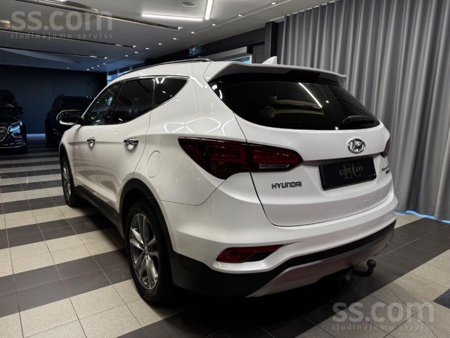 Balts Hyundai Santa Fe 2016 Rīga, ar dzinēja tilpumu 2.20 L un nobraukumu 199 tūkst. km par 12990 €, foto 4 vietnē AUTOMOTO.COM.LV