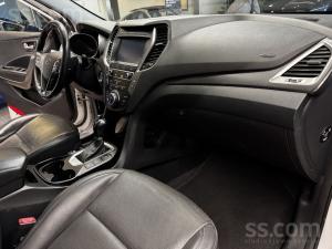 Balts Hyundai Santa Fe 2016 Rīga, ar dzinēja tilpumu 2.20 L un nobraukumu 199 tūkst. km par 12990 €, foto 13 vietnē AUTOMOTO.COM.LV