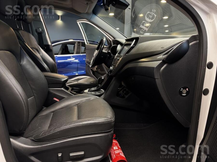 Balts Hyundai Santa Fe 2016 Rīga, ar dzinēja tilpumu 2.20 L un nobraukumu 199 tūkst. km par 12990 €, foto 14 vietnē AUTOMOTO.COM.LV