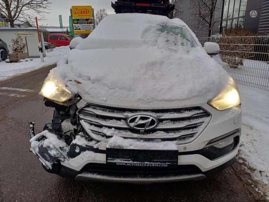 Белый Хендай Санта Фе 2016 в Мариямполе, объемом двигателя 2.20 л и пробегом 176 тыс. км за 8800 €, фото 6 на AUTOMOTO.COM.LV