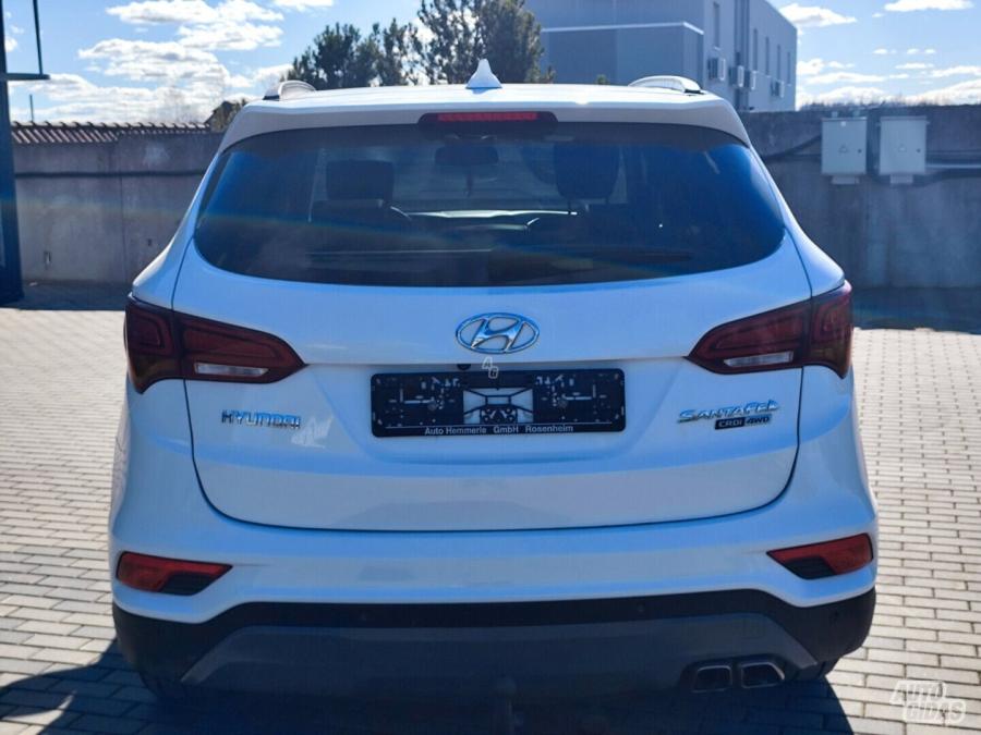 Balts Hyundai Santa Fe 2016 Šauļi, ar dzinēja tilpumu 2.20 L un nobraukumu 197 tūkst. km par 14500 €, foto 7 vietnē AUTOMOTO.COM.LV