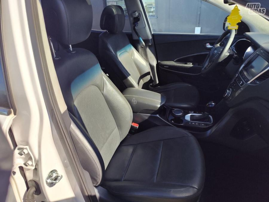 Balts Hyundai Santa Fe 2016 Šauļi, ar dzinēja tilpumu 2.20 L un nobraukumu 197 tūkst. km par 14500 €, foto 16 vietnē AUTOMOTO.COM.LV
