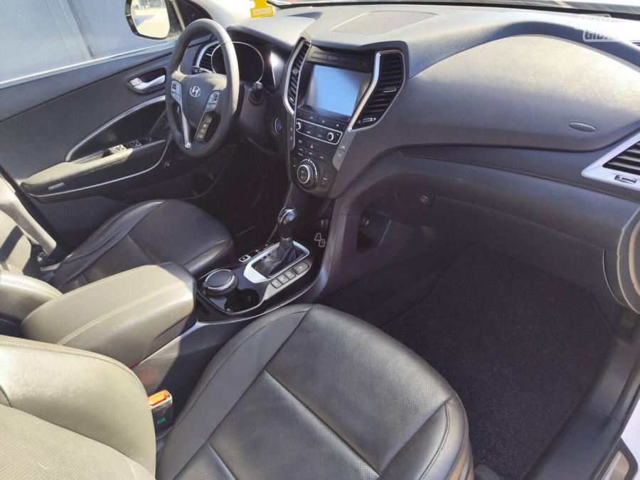 Balts Hyundai Santa Fe 2016 Šauļi, ar dzinēja tilpumu 2.20 L un nobraukumu 197 tūkst. km par 14500 €, foto 17 vietnē AUTOMOTO.COM.LV