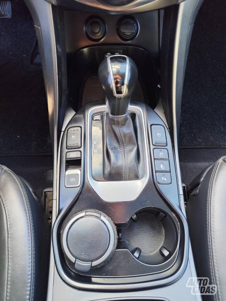 Balts Hyundai Santa Fe 2016 Šauļi, ar dzinēja tilpumu 2.20 L un nobraukumu 197 tūkst. km par 14500 €, foto 21 vietnē AUTOMOTO.COM.LV
